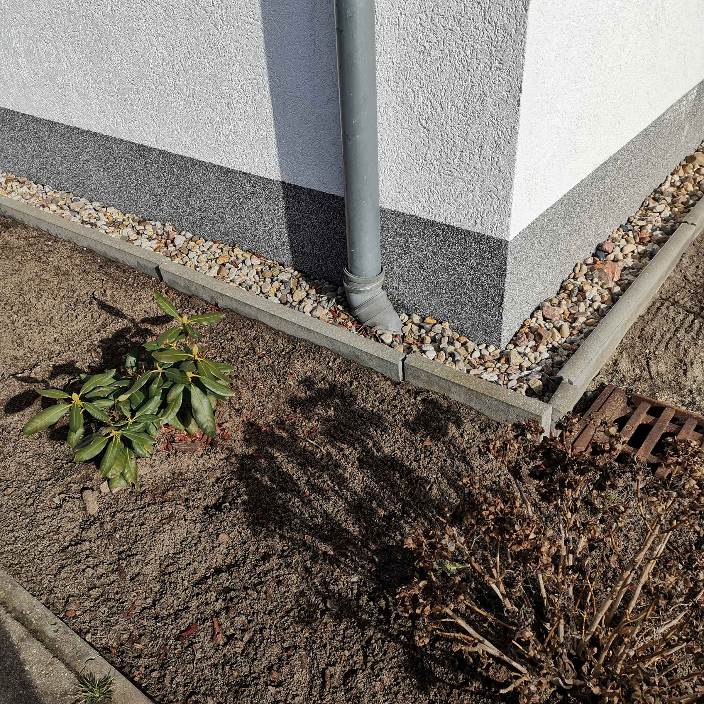 Kiesbett Ums Haus