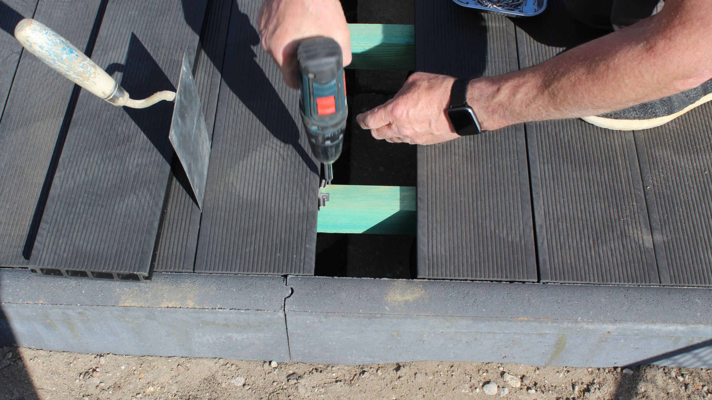 Terrasse selber bauen – mit Stelzlager und WPC-Dielen - DIY